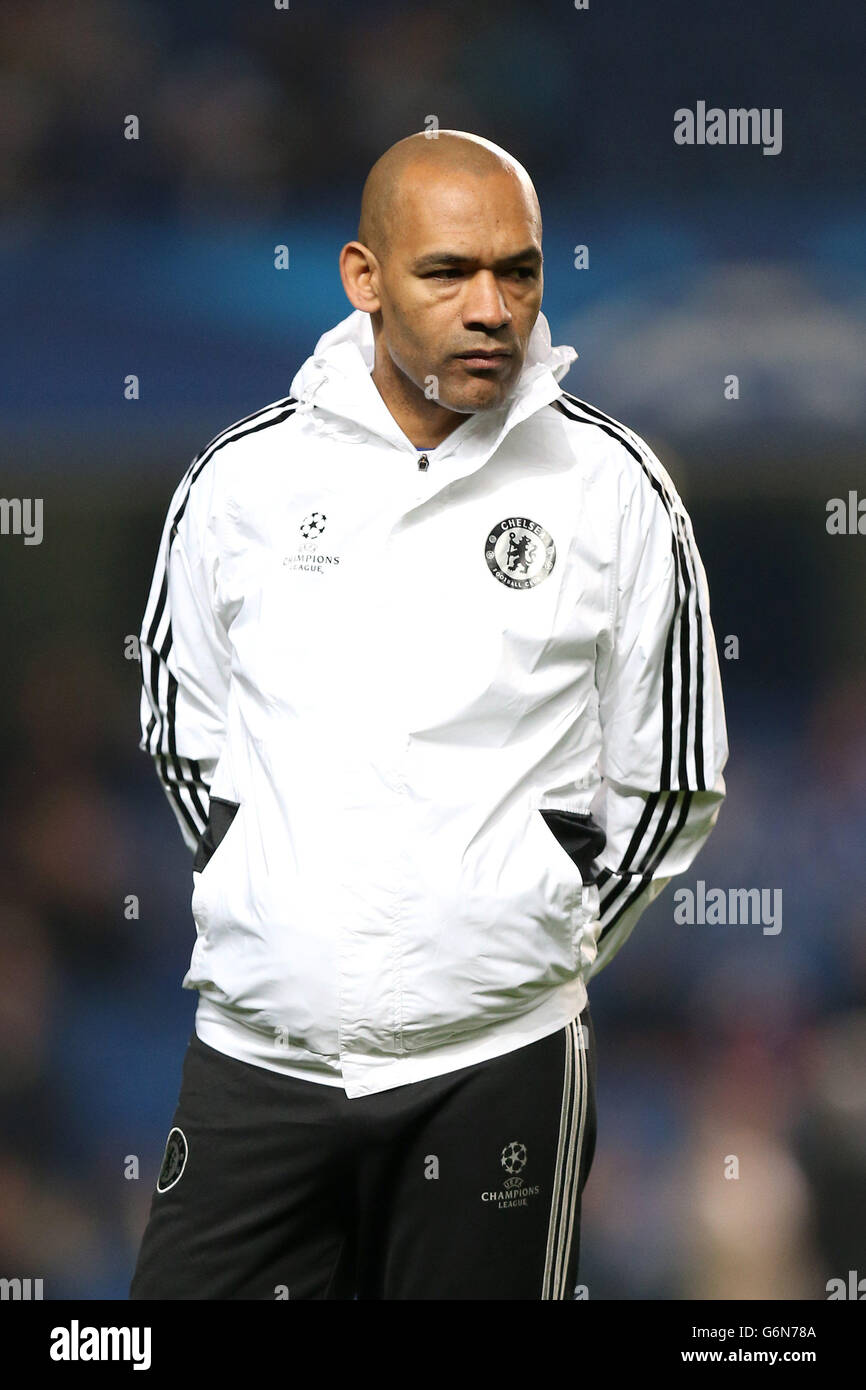 Chelsea first team coach hi-res stock photography and images - Alamy