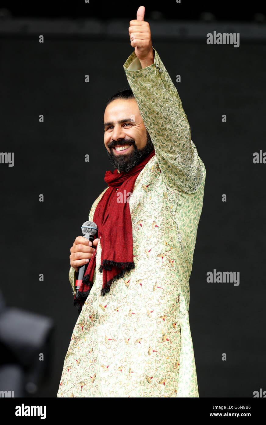The Orchestra of Syrian Musicians performing with Damon Albarn on the ...
