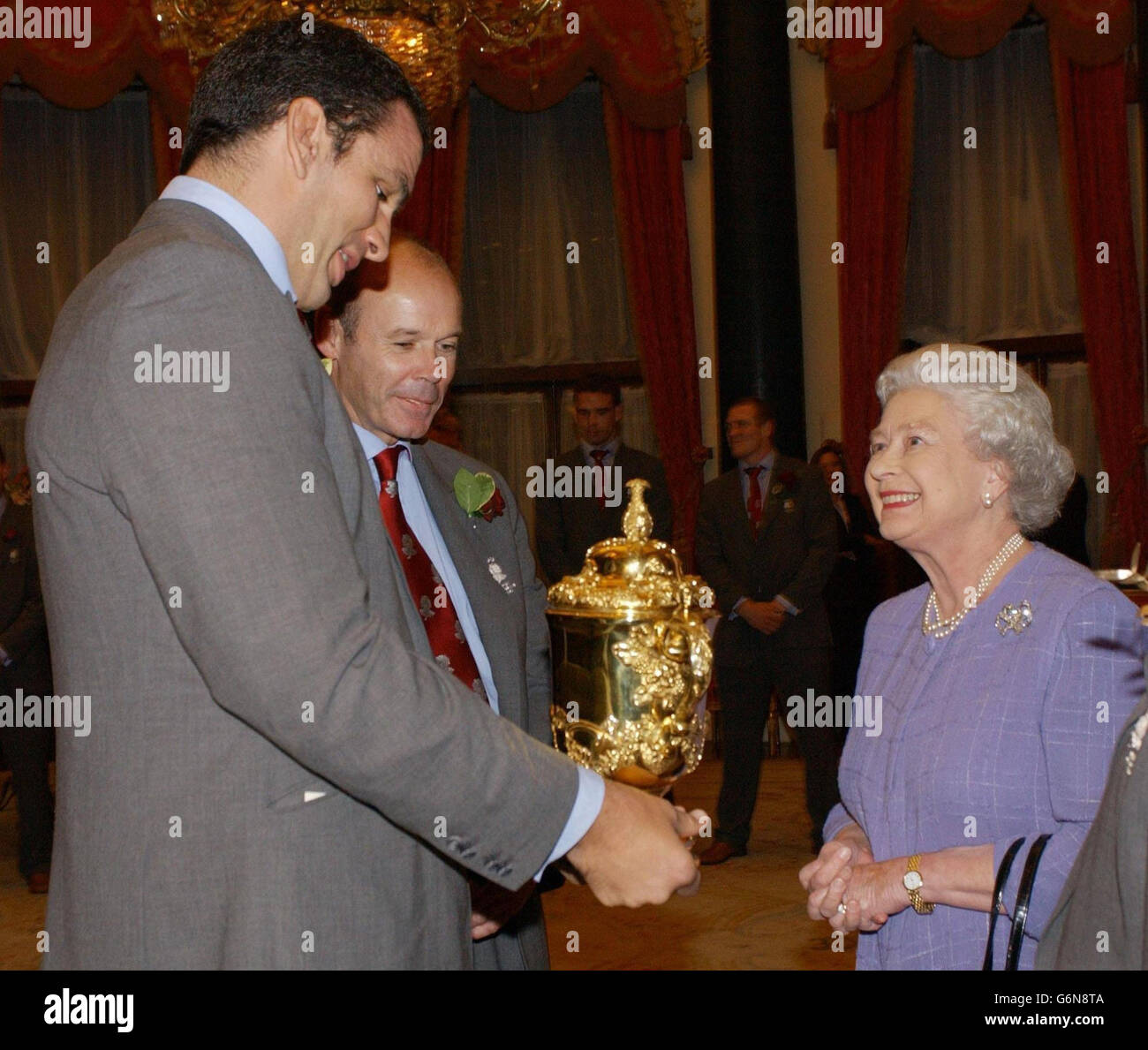 Queen elizabeth ii cup trophy hi-res stock photography and images - Alamy