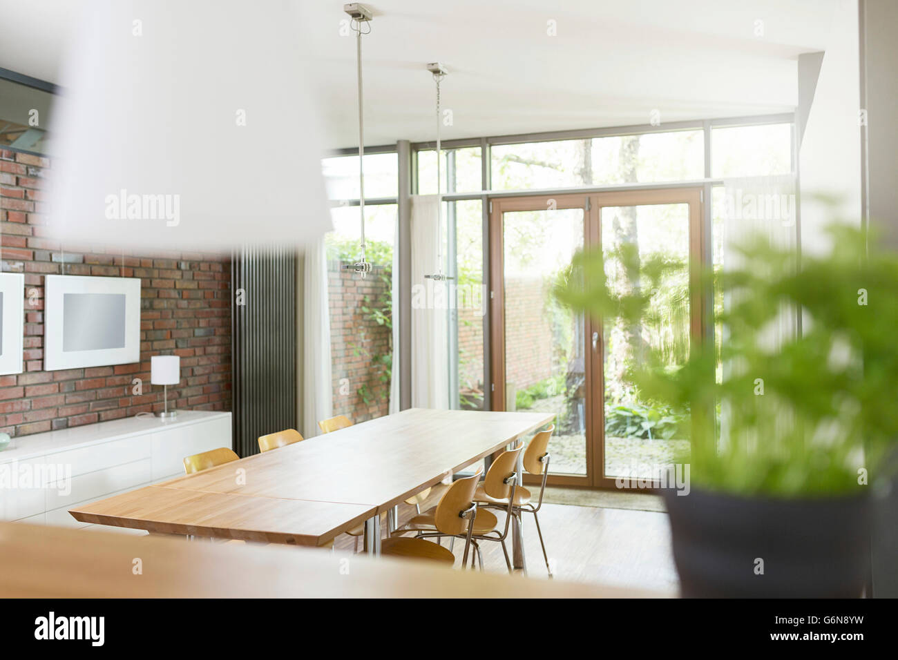 Open plan empty living room interior hi-res stock photography and ...