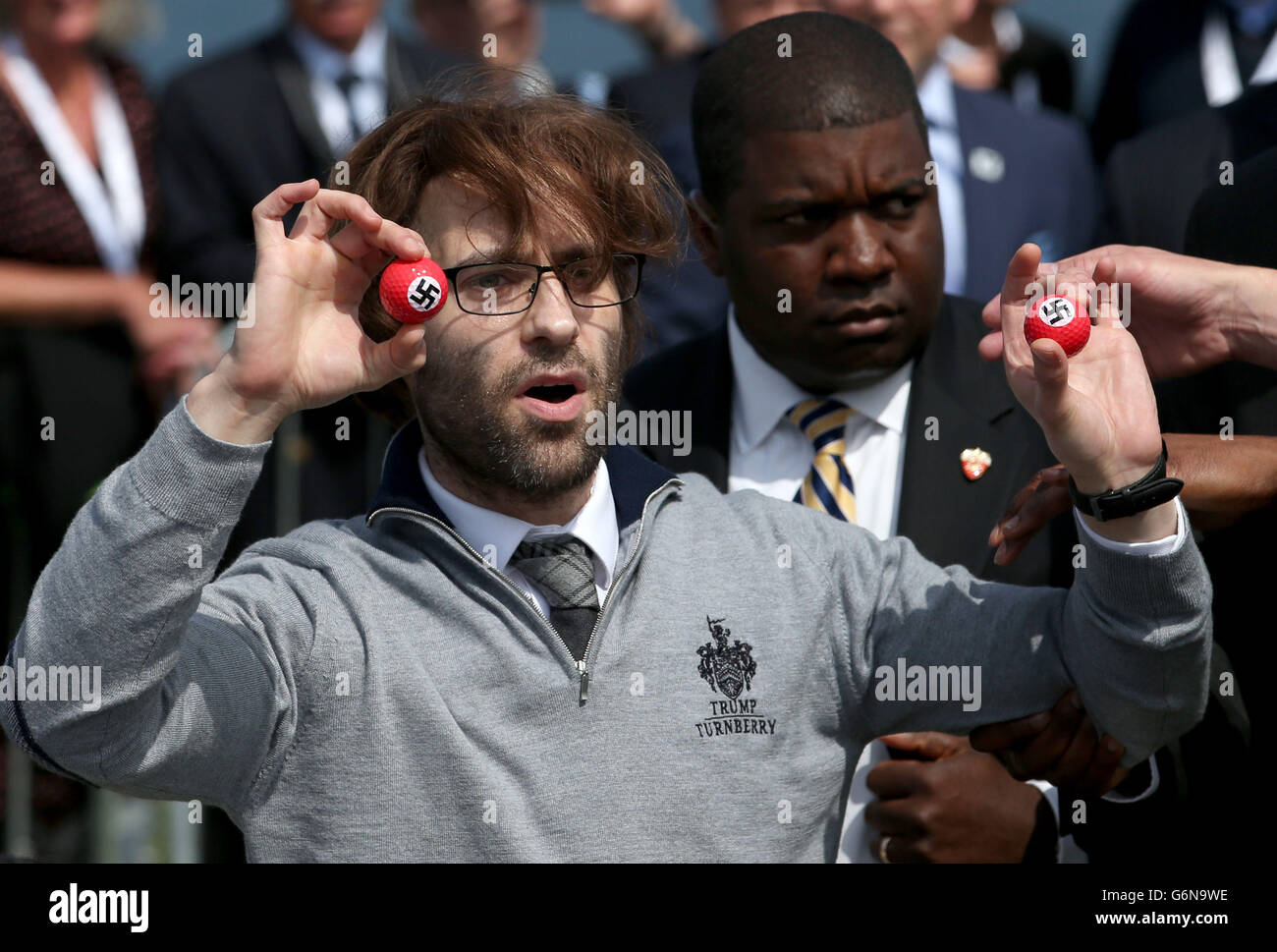 Comedian simon brodkin hi-res stock photography and images - Alamy