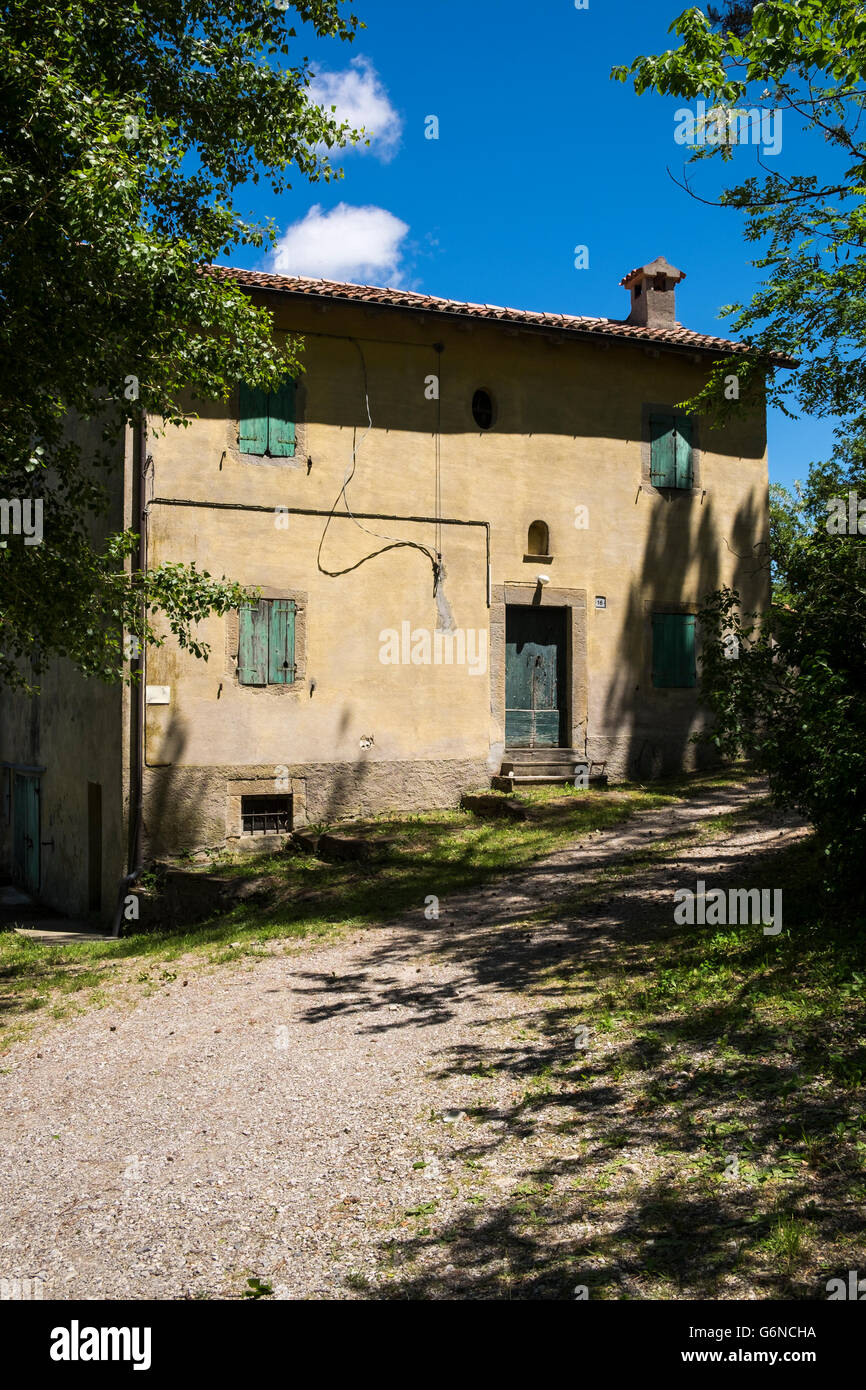 Old farmhouse on the outskirts of Monzuno in Italy Stock Photo - Alamy
