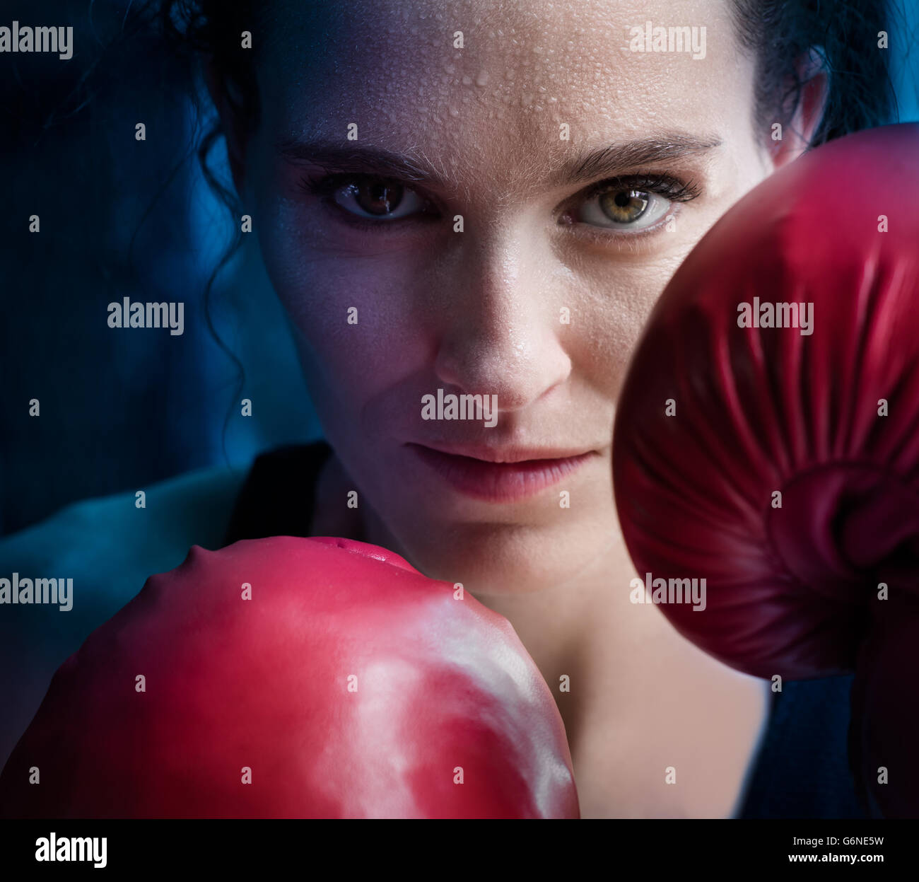 Boxing and mixed martial arts hi-res stock photography and images - Alamy