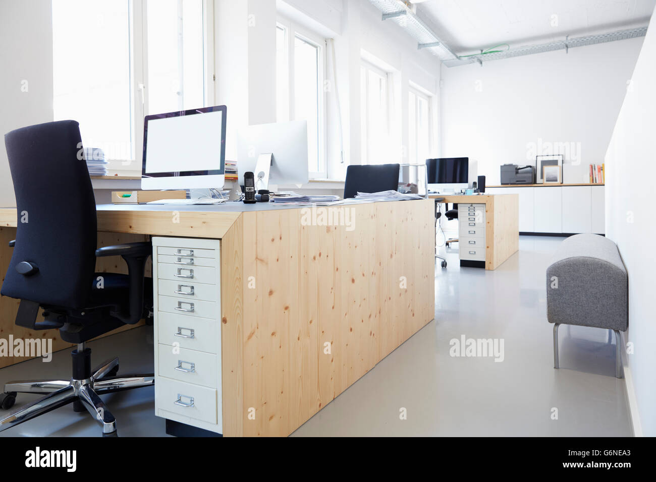 Interior of bright modern office Stock Photo - Alamy