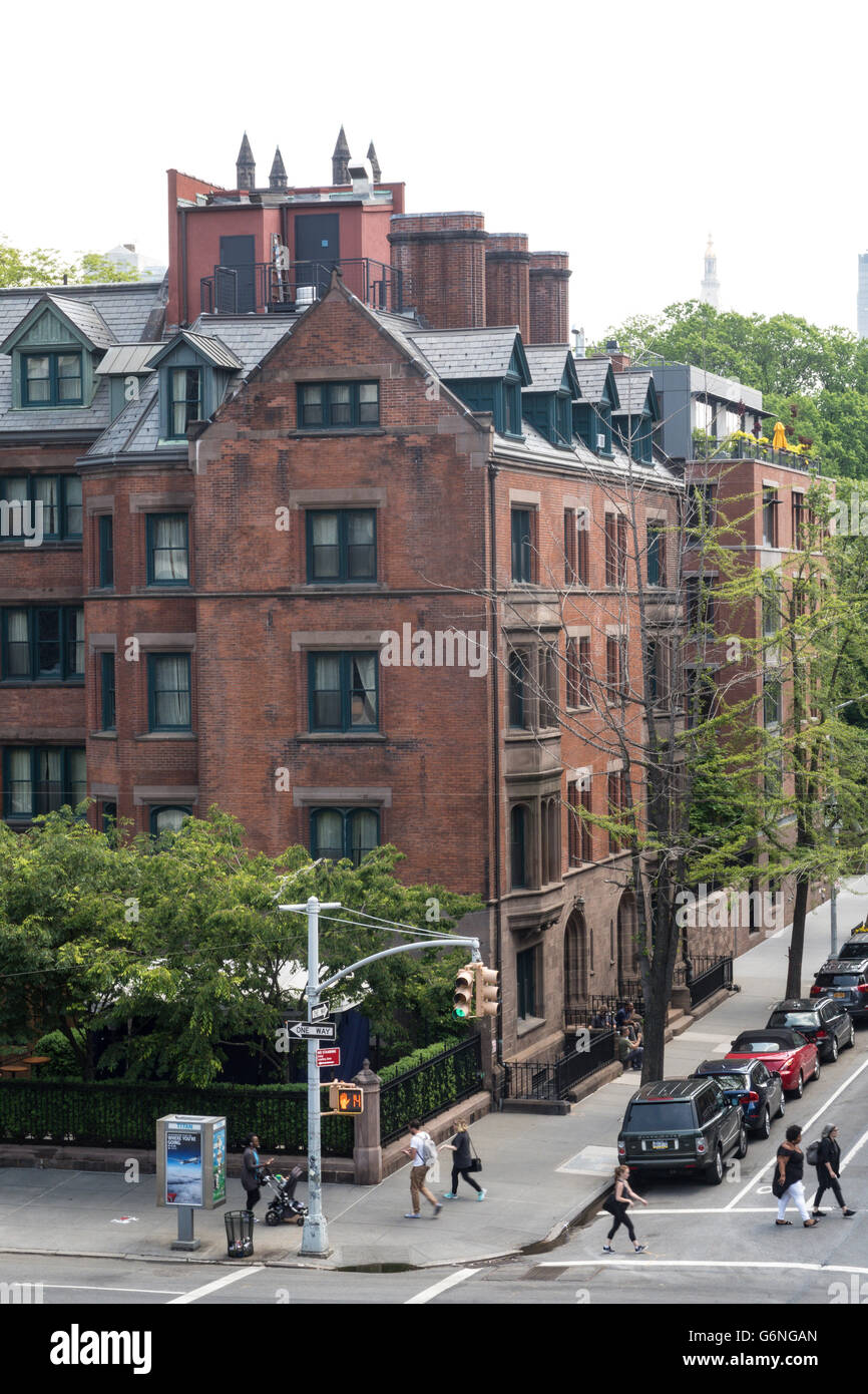 Chelsea Buildings from High Line Linear Park, NYC, USA Stock Photo - Alamy