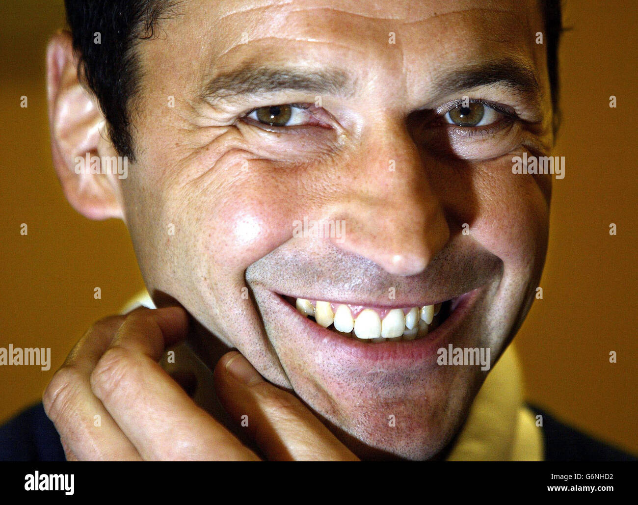 Football head head shot smiling colin calderwood hi-res stock ...