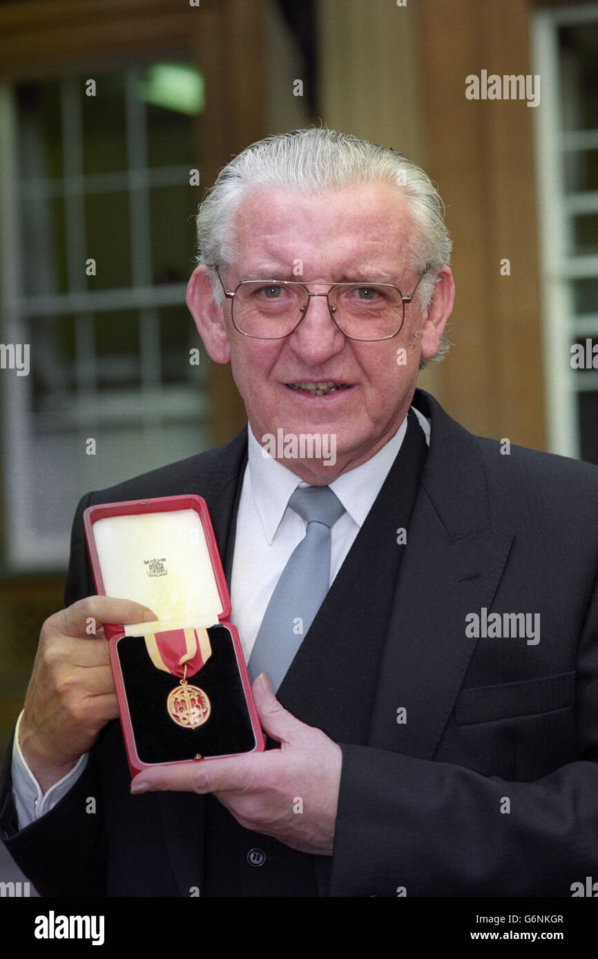Investitures - Sir Wyn Roberts - Buckingham Palace, London Stock Photo ...