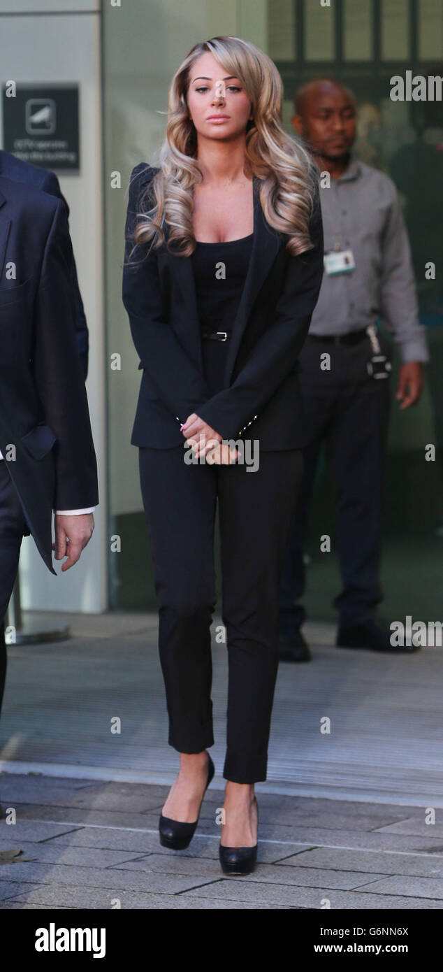 News courts tulisa hi-res stock photography and images - Alamy