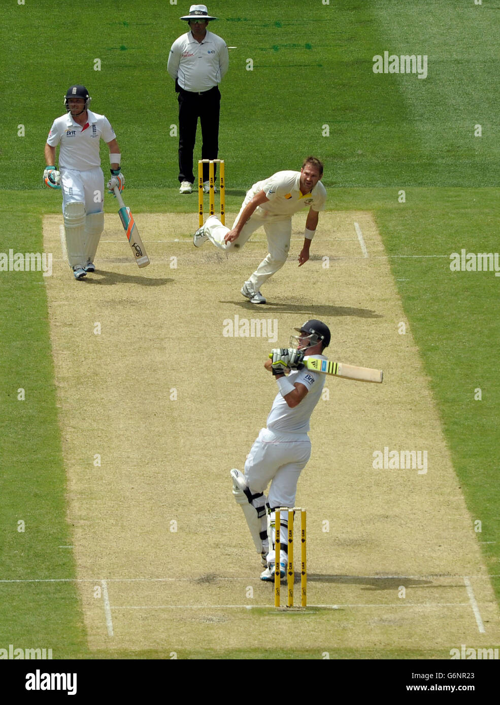 One day cricket catch on the boundary hi-res stock photography and ...