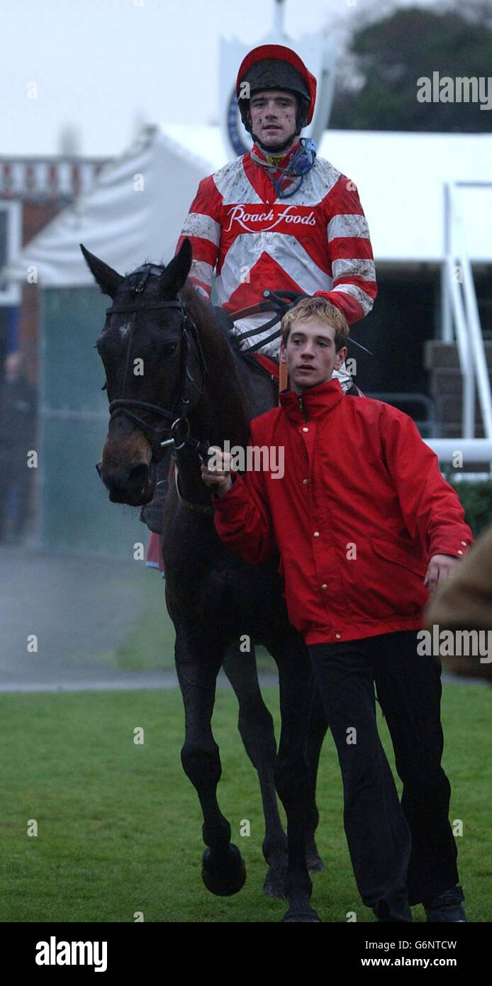 Cornish Rebel and jockey Ruby Walsh with stable hand Gary Hill after ...