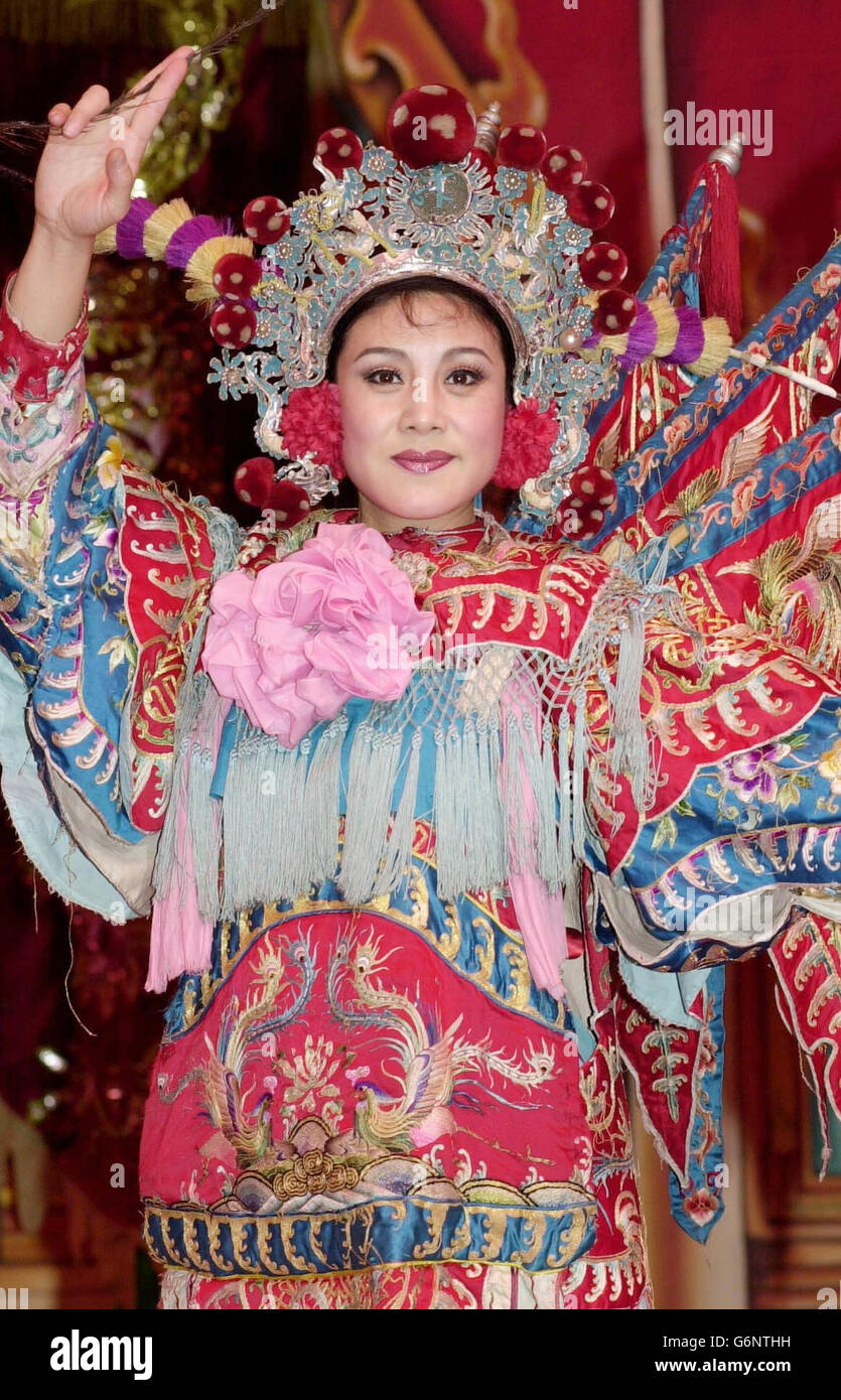 Chinese state circus 2 hi-res stock photography and images - Alamy