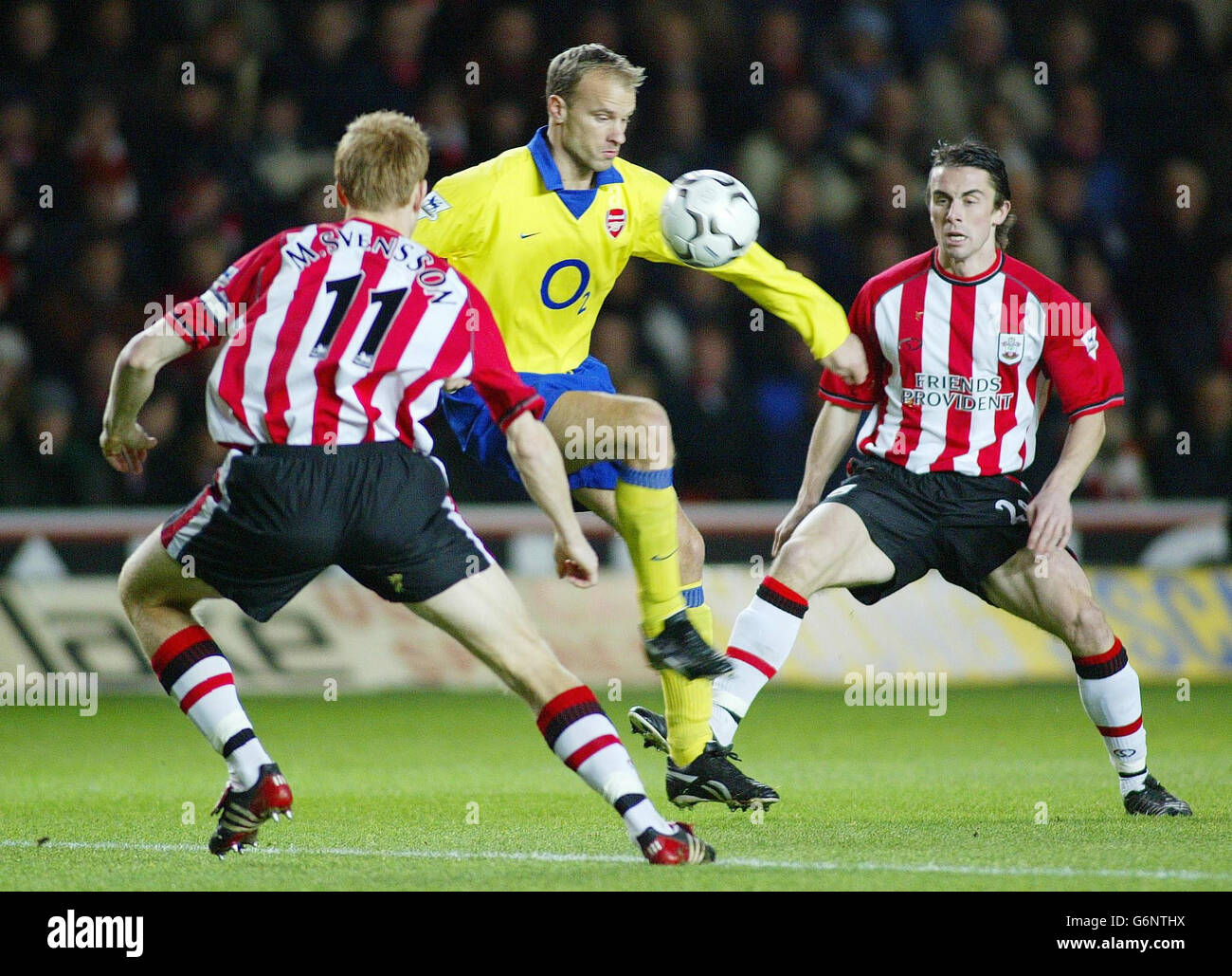 Dennis bergkamp arsenal controls hi-res stock photography and images ...