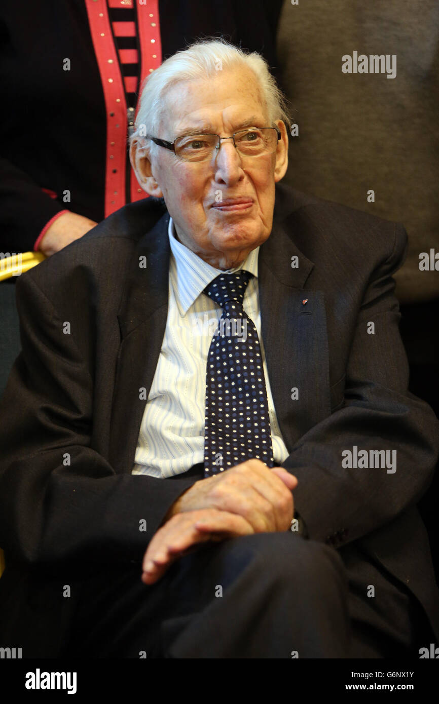 Ian paisley undergoes hospital tests hi-res stock photography and ...