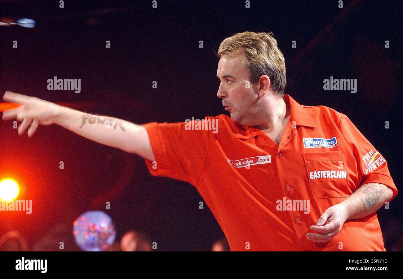 Phil Taylor v Kevin Painter Stock Photo - Alamy