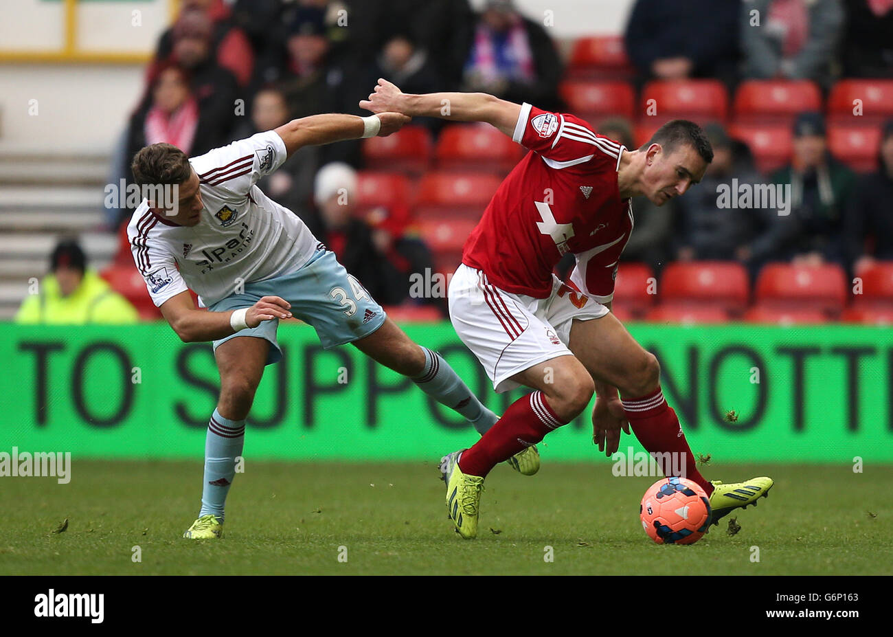 Nottingham Forest's Jack Hobbs (right) and West Ham United's George ...