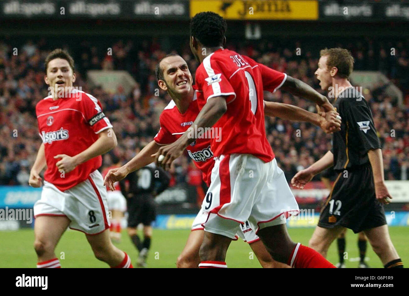 Charlton's Jason Euell (second right) celebrates his first half goal ...