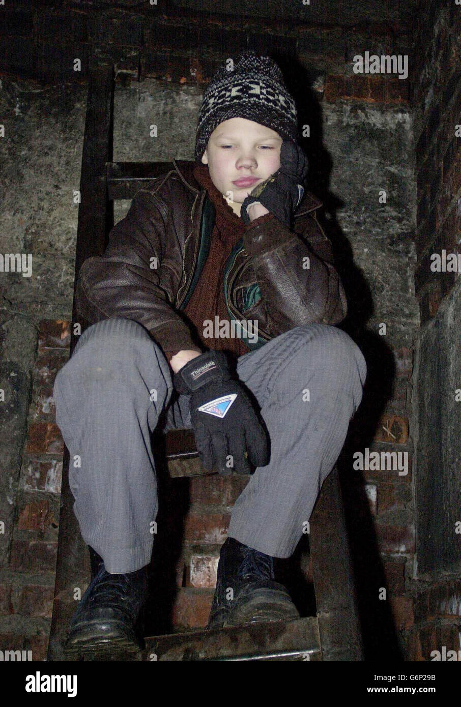 Children sewers hi-res stock photography and images - Alamy