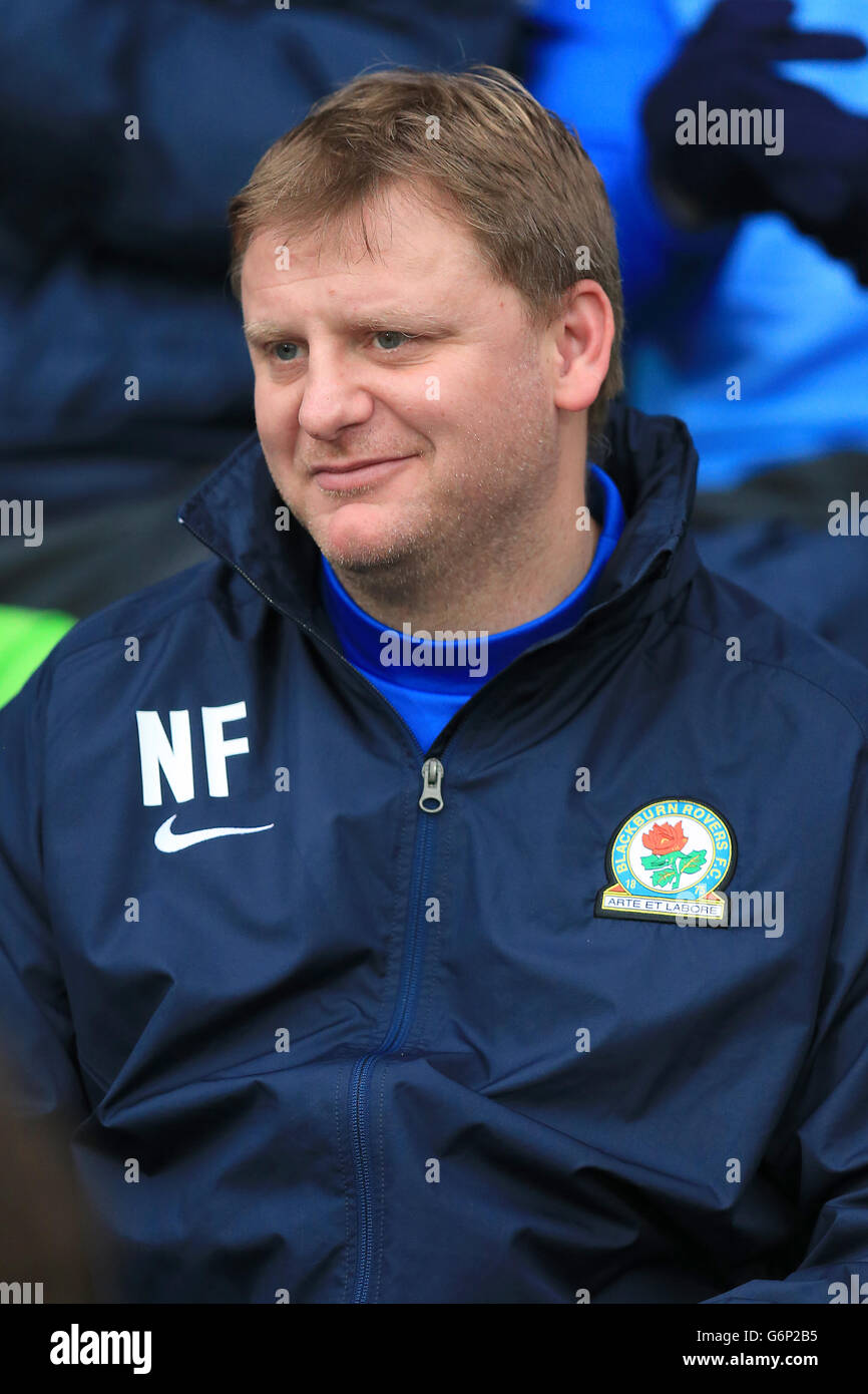 Chartered physiotherapist neil fitzhenry hi-res stock photography and ...