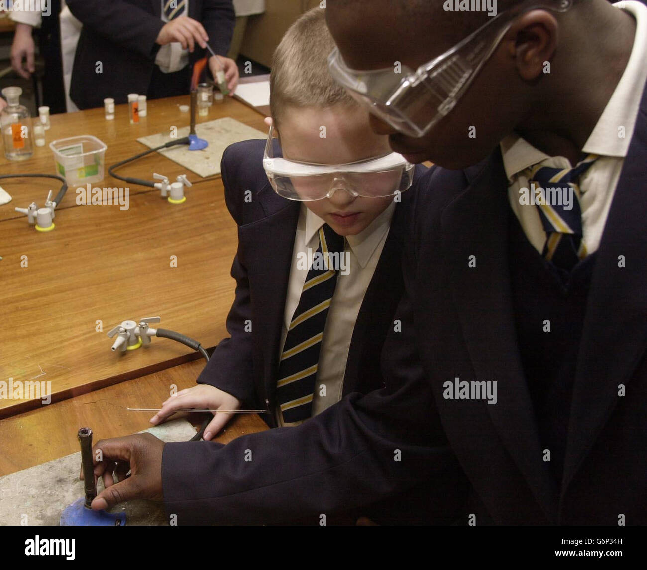 Gcse science lesson hi-res stock photography and images - Alamy