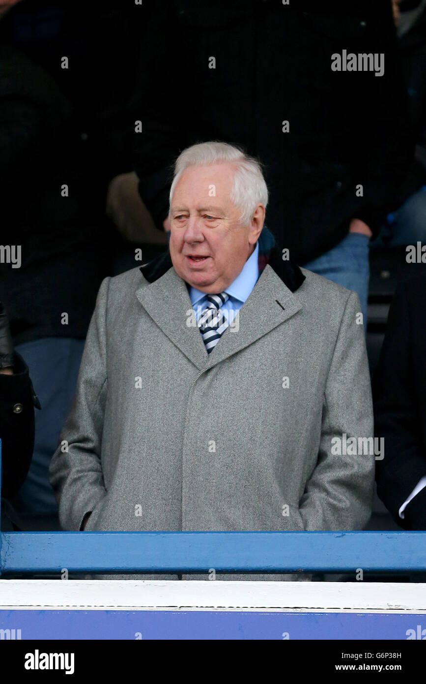 Politician roy hattersley in the stands hi-res stock photography and ...