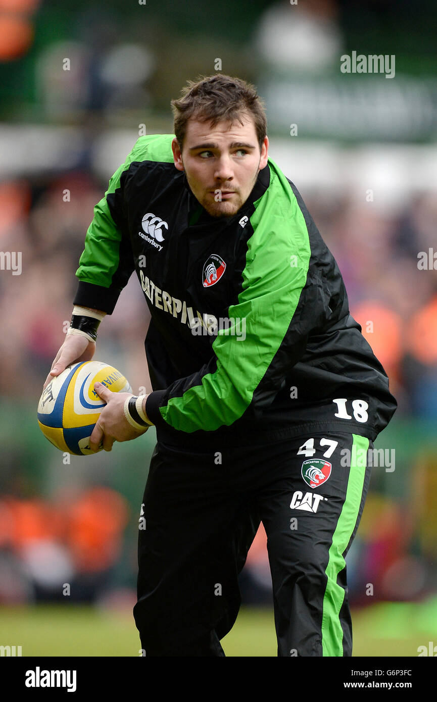 Balmain top hi-res stock photography and images - Alamy