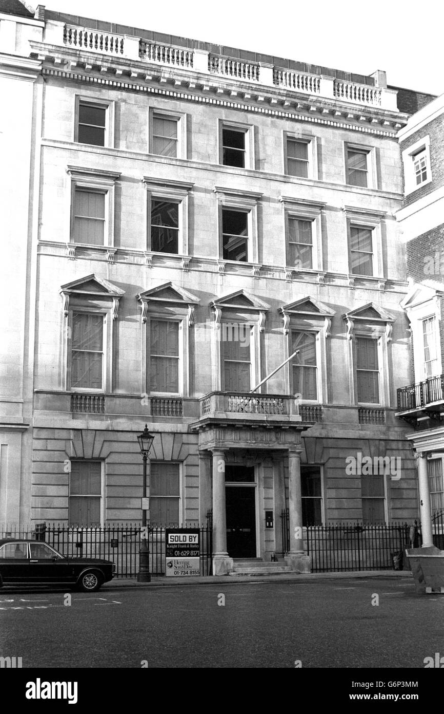 Stafford house london exterior hi-res stock photography and images - Alamy
