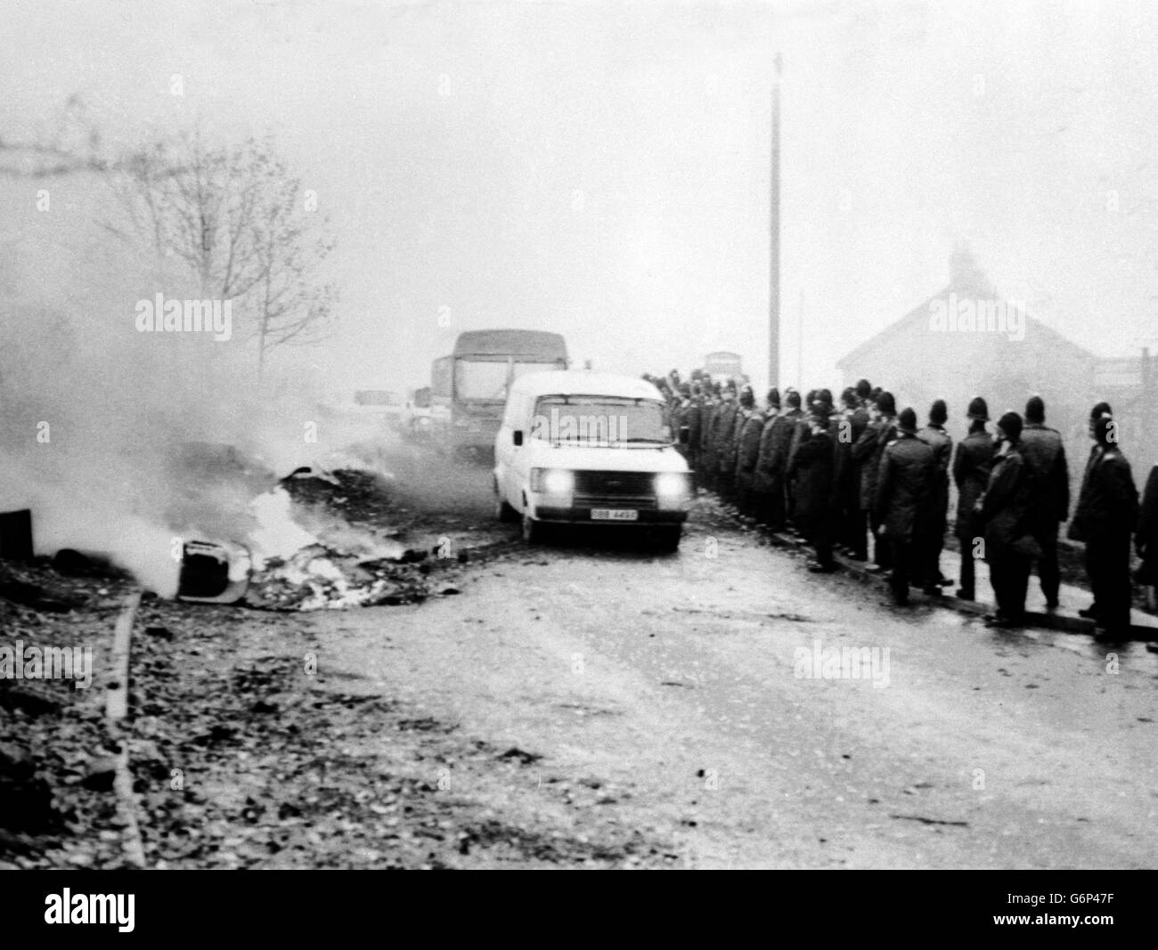 Police for the ncb armoured bus carrying return to work miners hi-res ...