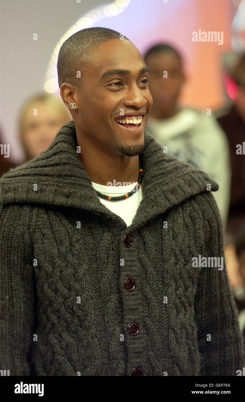 Simon Webbe MTV's TRL UK Stock Photo - Alamy
