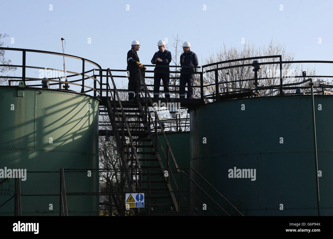 Cameron visits shale drilling plant Stock Photo - Alamy