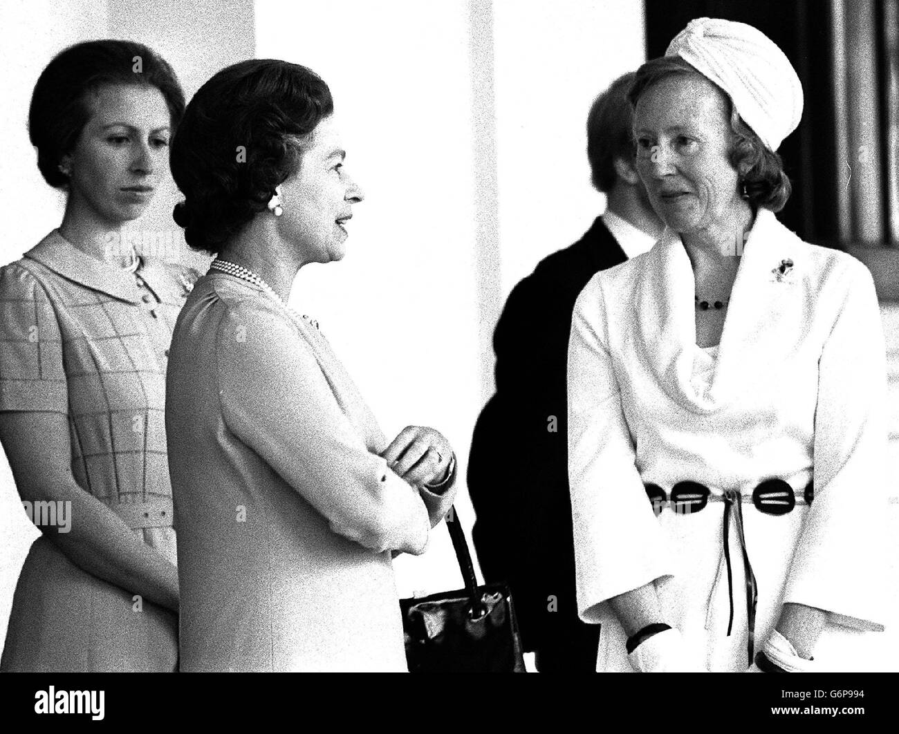 Lady khama right who accompanied her husband sir seretse khama hi-res stock photography and ...