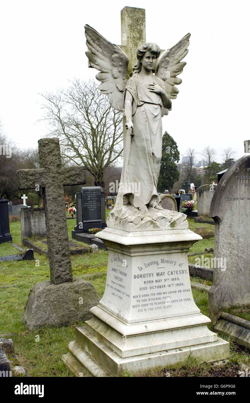 General views of the St Pancras & Islington Cemetary Stock Photo - Alamy