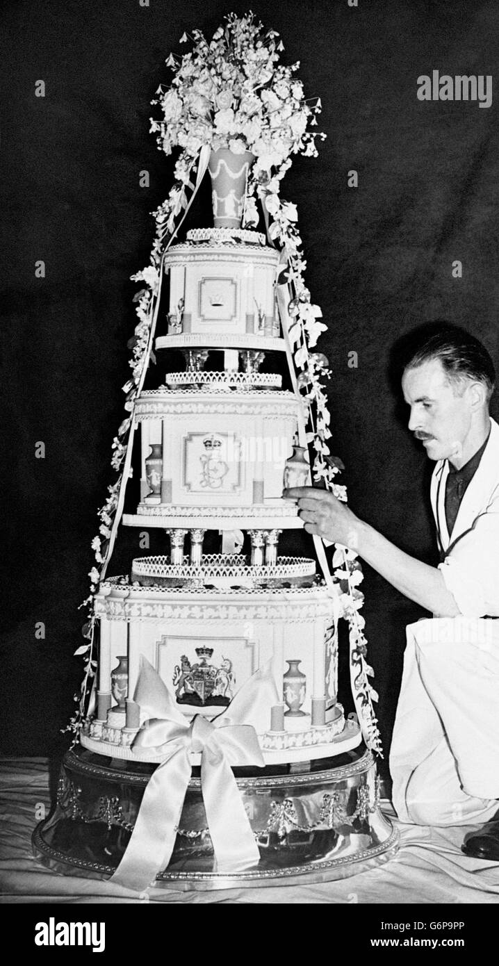 Duke of westminster coat of arms Black and White Stock Photos & Images ...