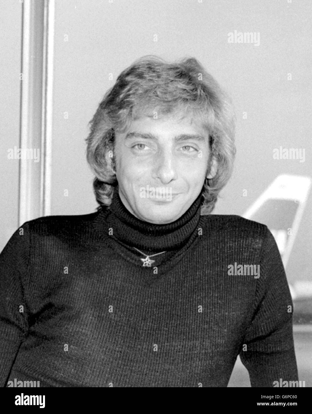 Barrymanilowlip hi-res stock photography and images - Alamy