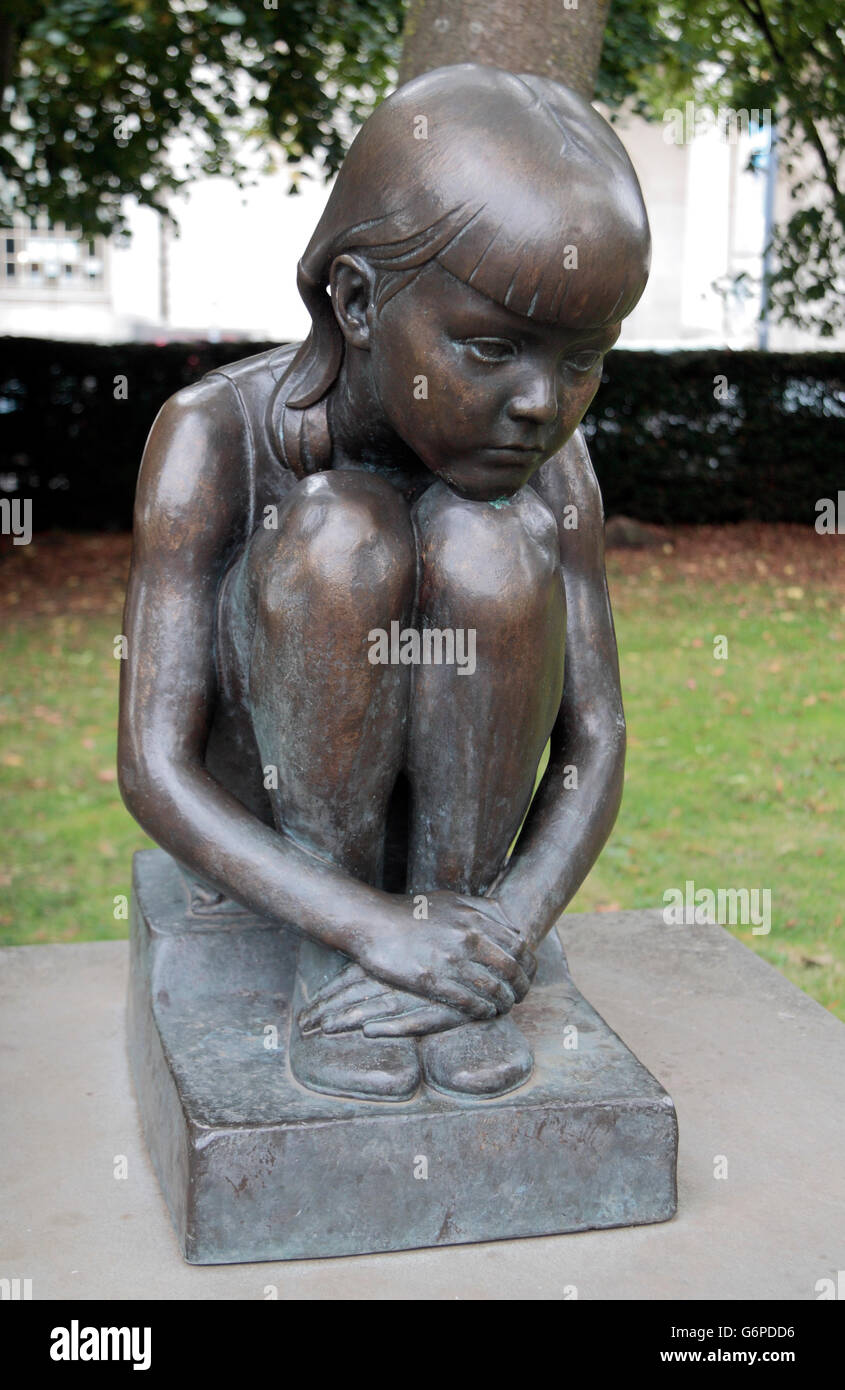 Robert thomas hi-res stock photography and images - Alamy