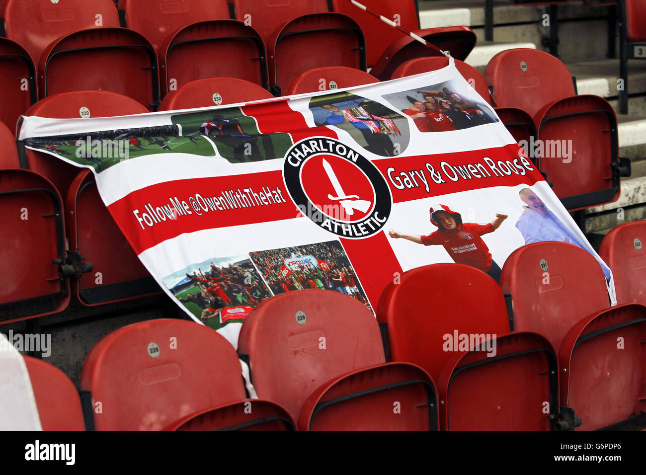 Charlton athletic flag in the stands hi-res stock photography and ...