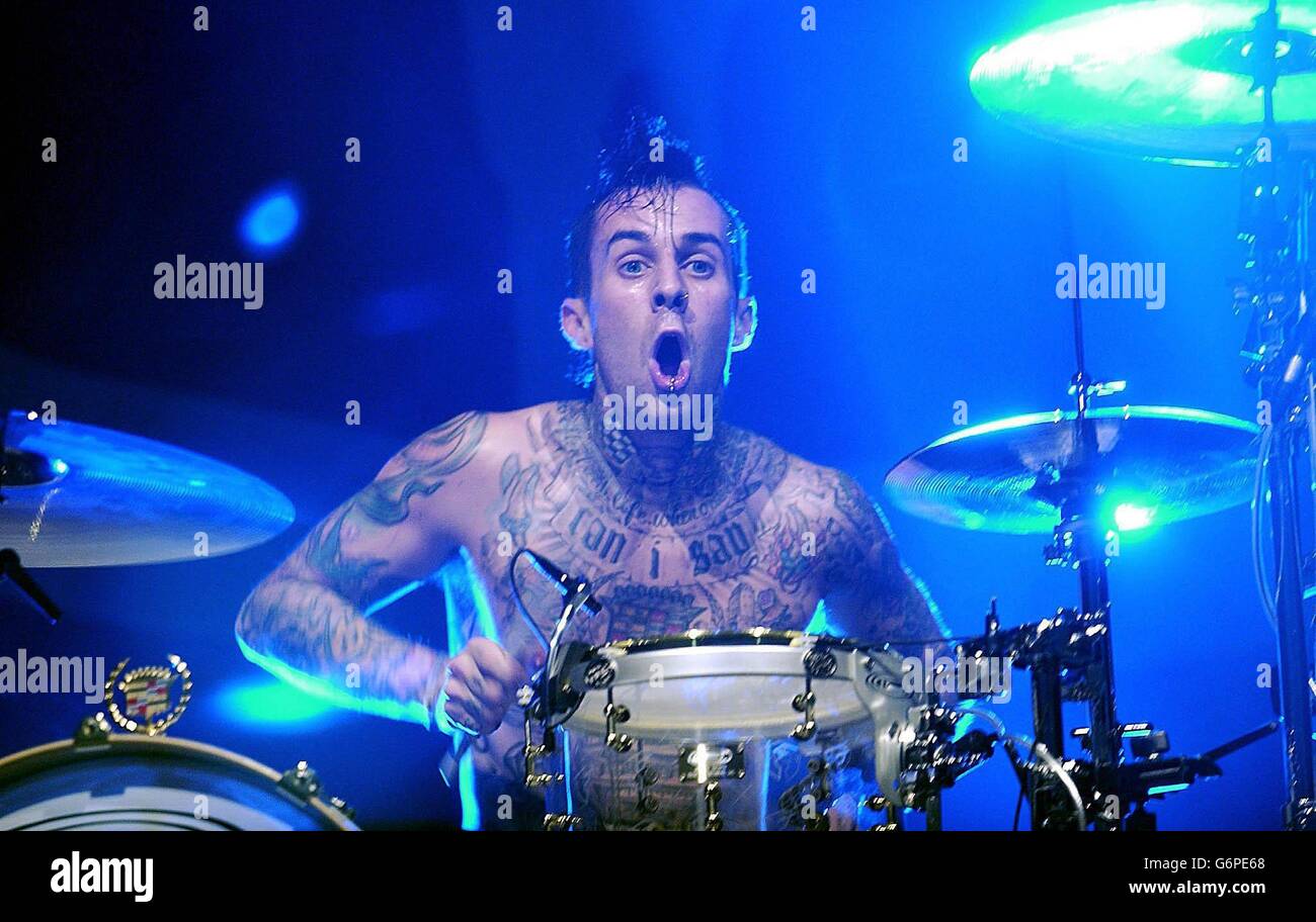 Drummer travis barker blink 182 hi-res stock photography and images - Alamy