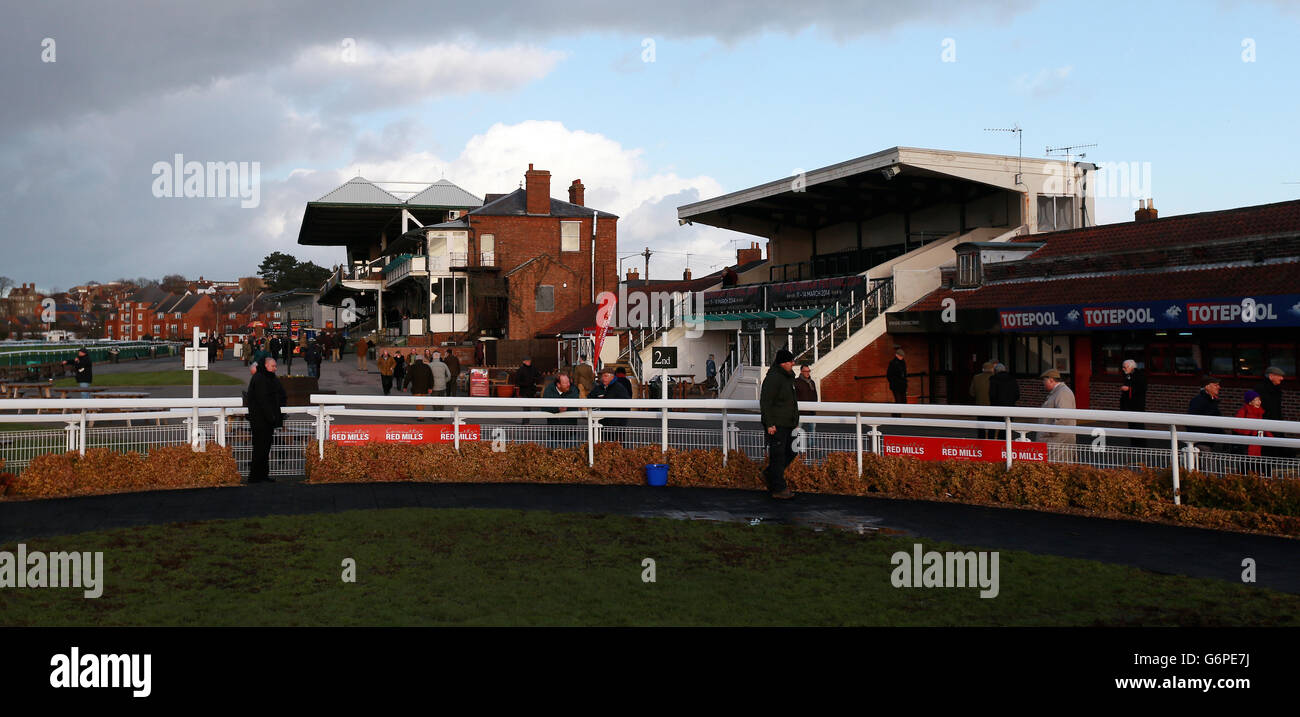 The winners enclosure at warwick racecourse hi-res stock photography ...
