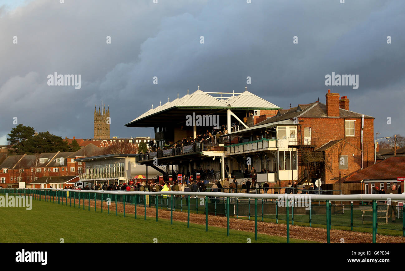 General view of warwick racecourse hi-res stock photography and images ...