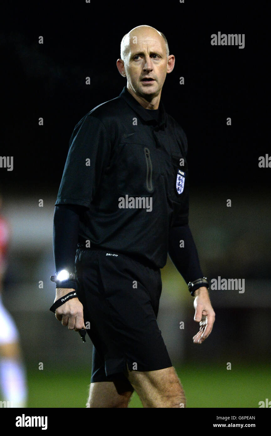 Referee david woolford hi-res stock photography and images - Alamy