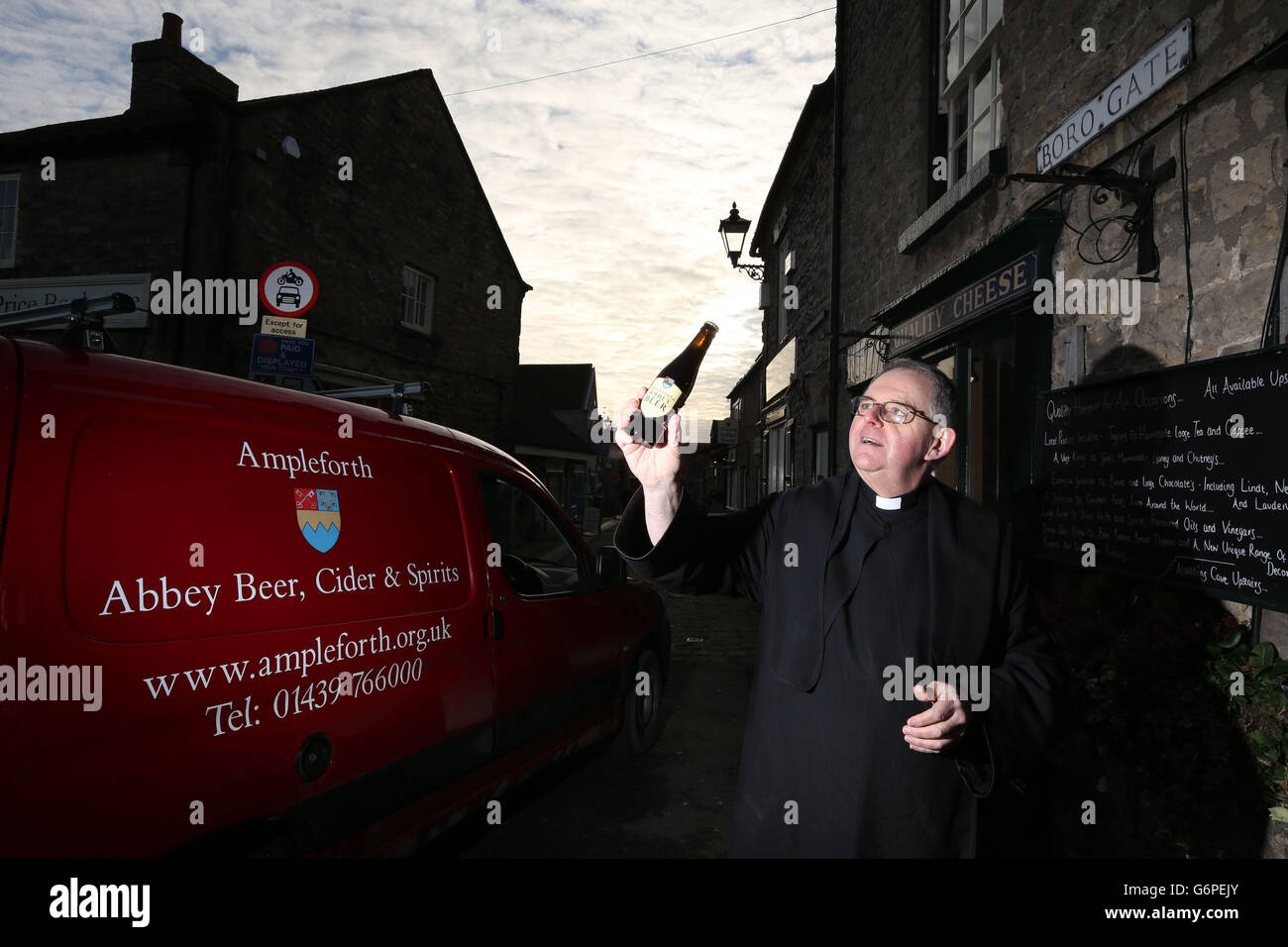 Abbey beer ampleforth hi-res stock photography and images - Alamy