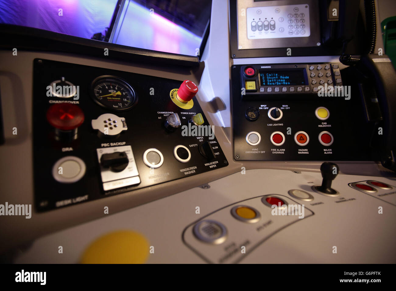 Thameslink train interior hi-res stock photography and images - Alamy