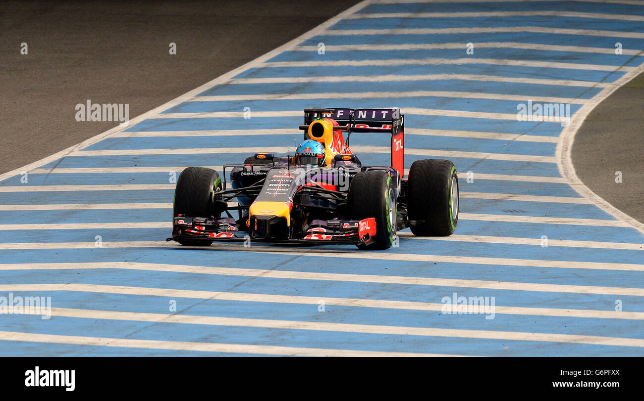 Formula 1 pit lane hi-res stock photography and images - Alamy