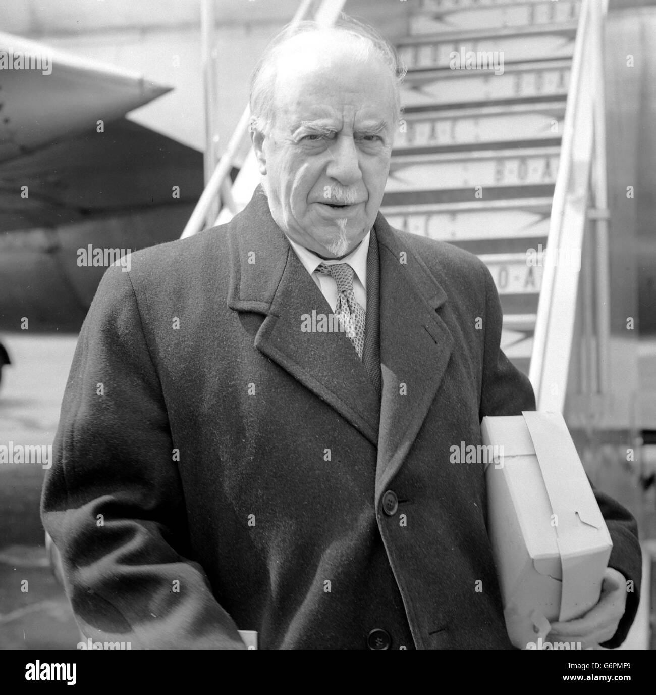 Sir thomas beecham conductor hi-res stock photography and images - Alamy