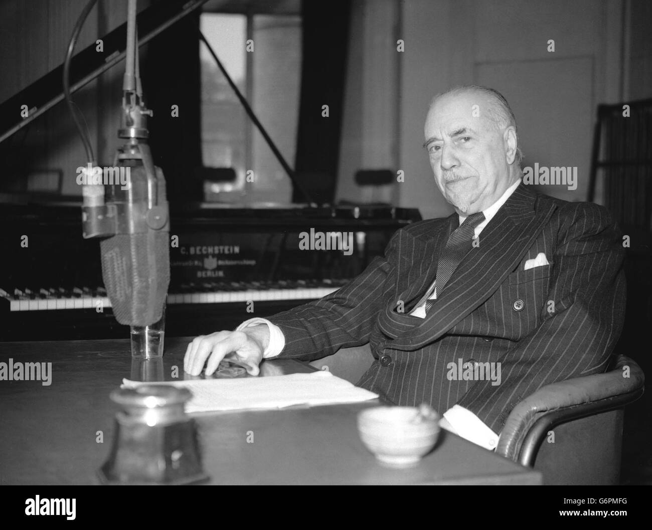 Thomas Beecham And Conductor High Resolution Stock Photography and ...