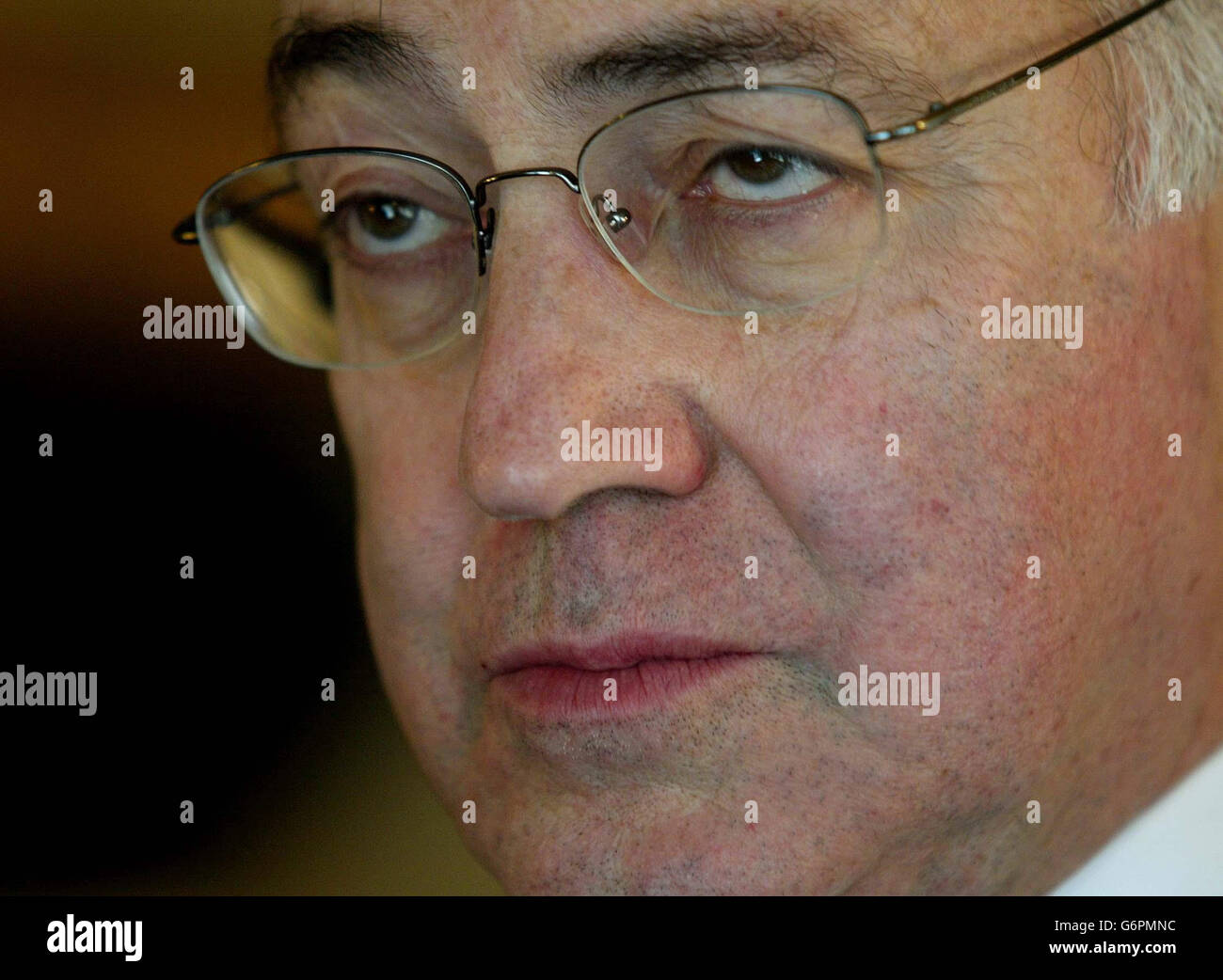 Politics media head head shot hl300104 michael howard hli hi-res stock ...