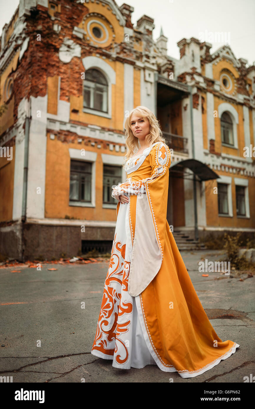 Lady in medieval costume Stock Photo - Alamy