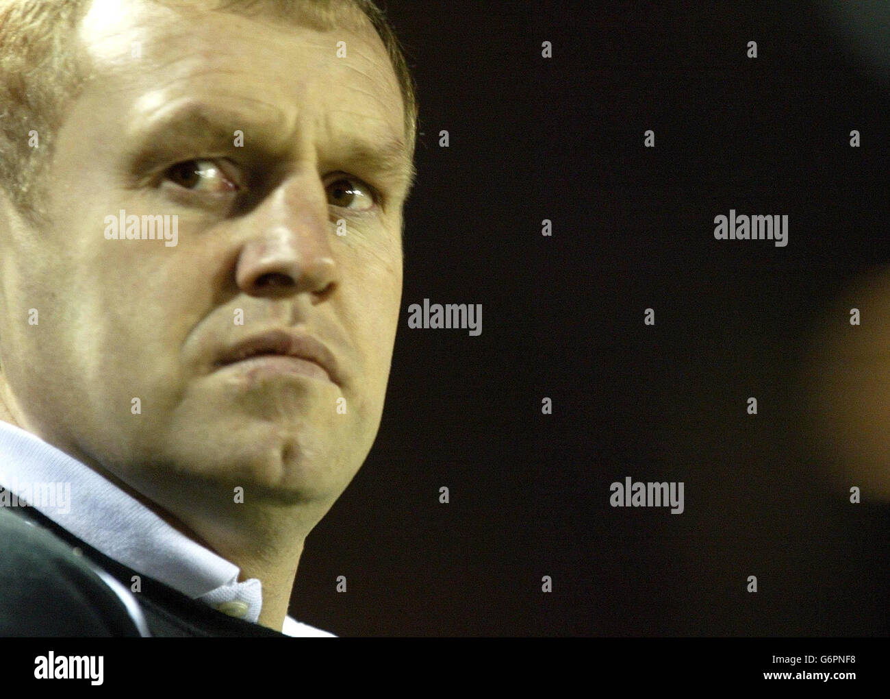 Leicester Tigers coach Dean Richards on the touchline during Leicester ...