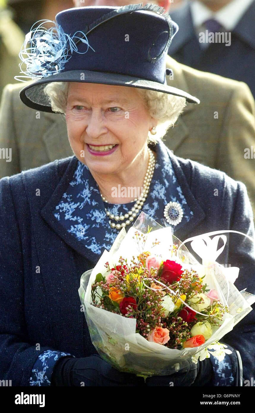 The Queen meets wellwishers Stock Photo - Alamy