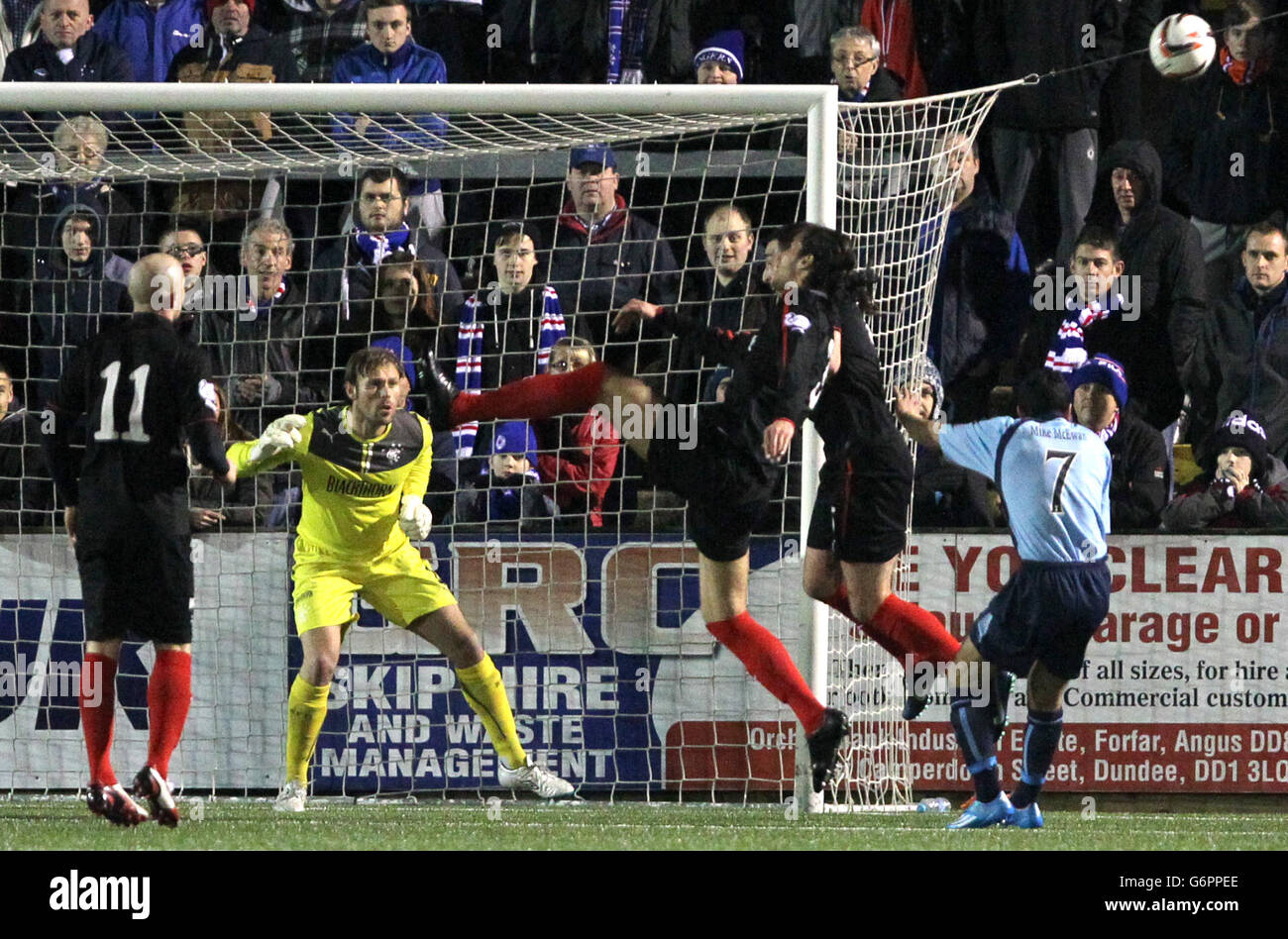 Rangers goalkeeper steve simonsen in action hi-res stock photography ...