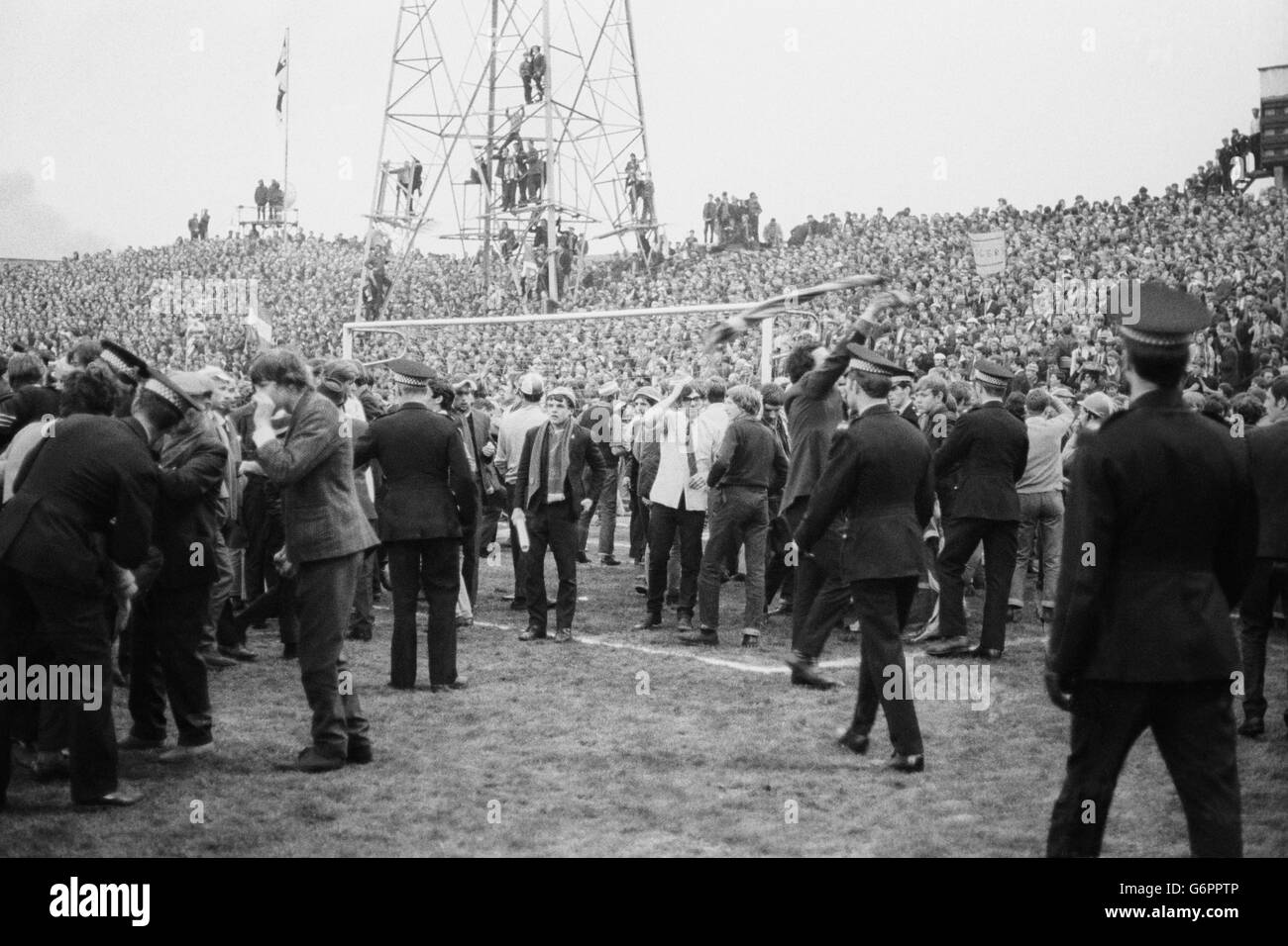 Newcastle fairs cup hi-res stock photography and images - Alamy